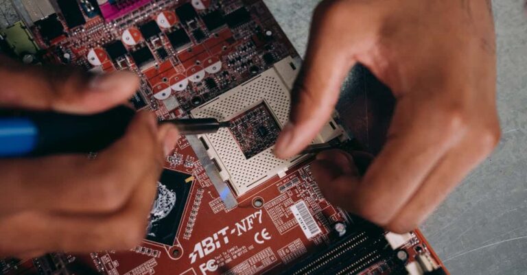 Circuit Intégré : Le Cerveau des Électroniques Décrypté