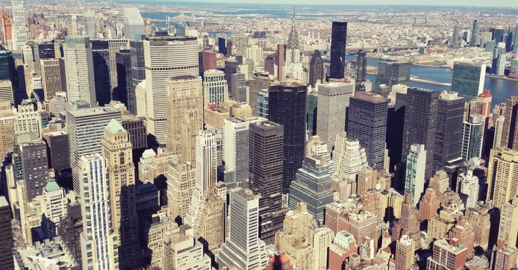 Découvrez l'histoire fascinante de la Chrysler Tower à NYC - Chrysler
